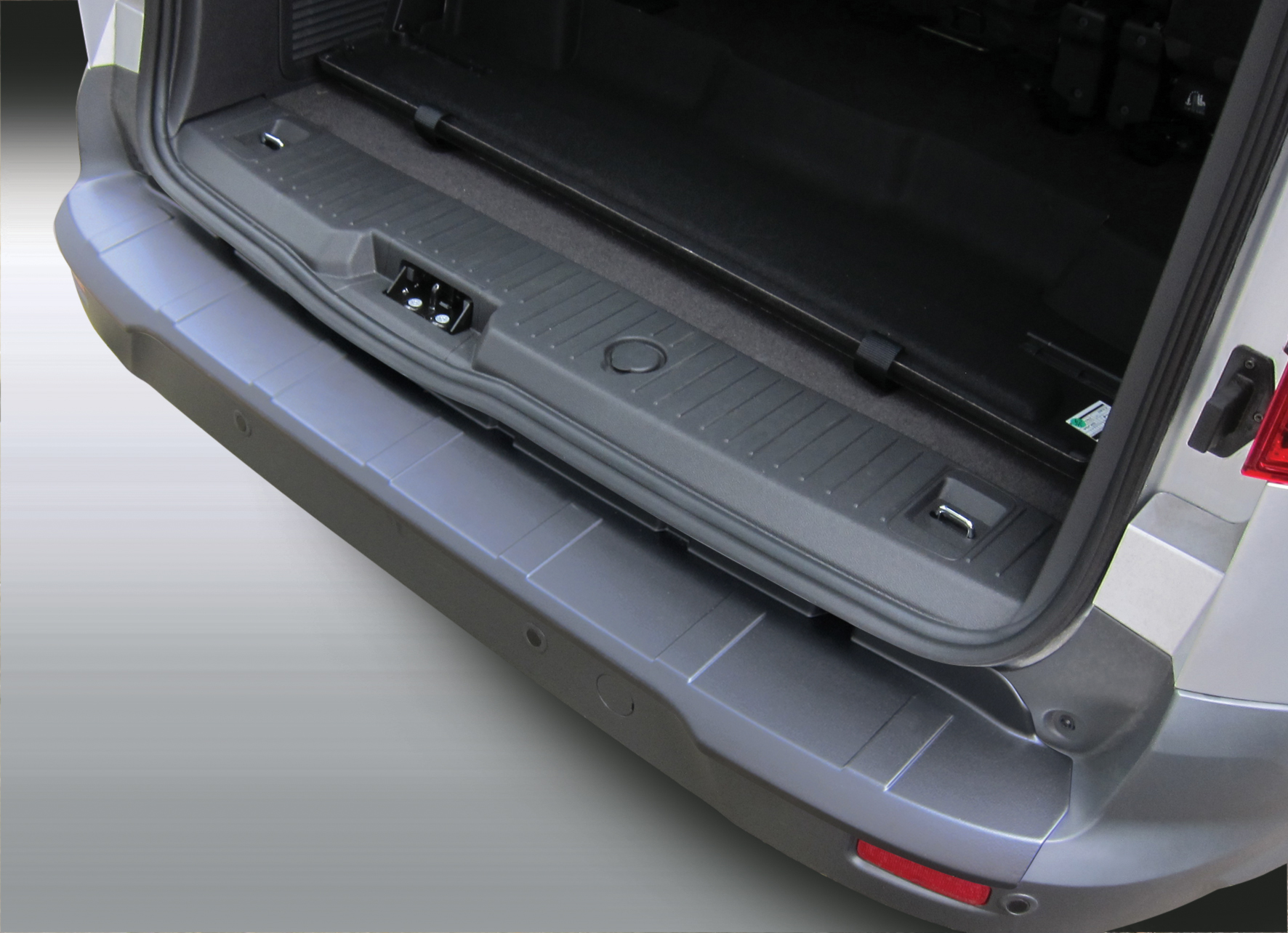 www.sonnenschutz-pkw.de - LADEKANTENSCHUTZ FORD Tourneo Connect 01.2014- www.sonnenschutz-pkw.de - LADEKANTENSCHUTZ FORD Tourneo Connect 01.2014-